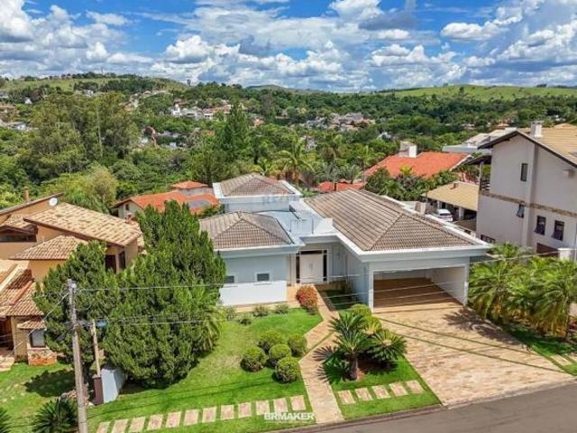 RE/MAX CASANOVA VENDE CASA EM CONDOMÍNIO 2 QUARTOS 2 SUÍTES TÉRREA SOUSAS
