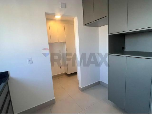 REMAX CASANOVA aluga apartamento 83 m² com 2 suítes, living 2 ambientes, churrasqueira, 2 vagas cobertas, andar alto, no SPLENDOR PATRIANI TAQUARAL