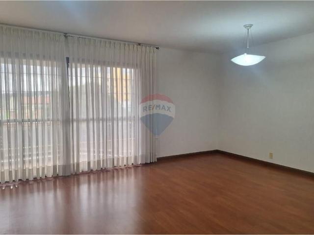 RE/MAX CASANOVA Aluga apartamento 3 dormitórios 128m² Vila Embaré Valinhos R$4.000,00