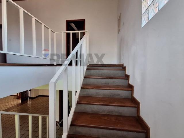 RE/MAX CASANOVA Aluga casa com 3 dormitórios 1 suíte 445m² Bolsão R$7,700,00