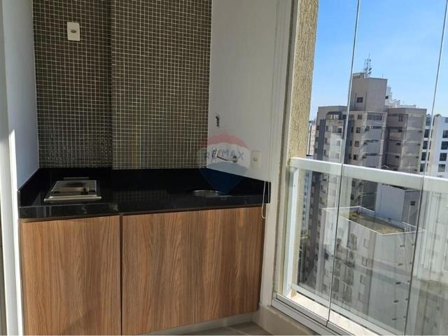 RE/MAX rents an apartment with one suite in Cambuí, for R$ 4,000.00 per month