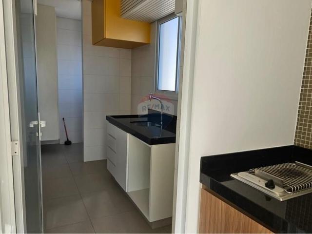 RE/MAX rents an apartment with one suite in Cambuí, for R$ 4,000.00 per month