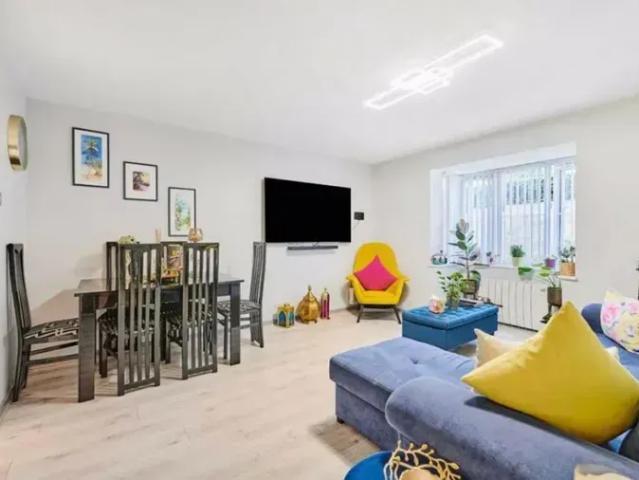 Rembrandt Court, Stubbs Drive