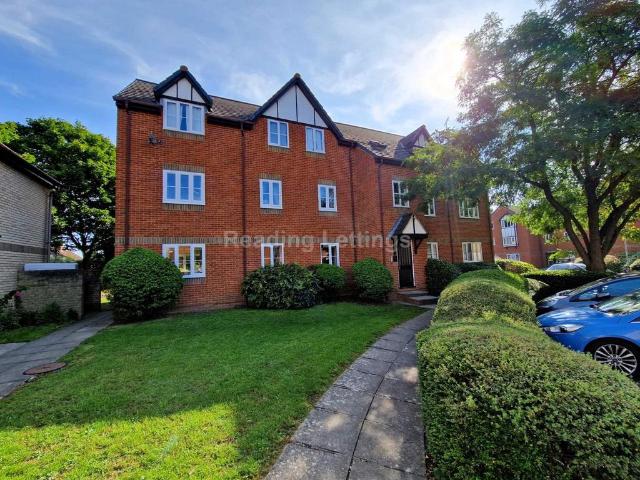 Rembrandt Way, Reading 2 bed flat to rent £1,550 pcm £358 pw