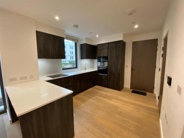 Reminder Lane, London 1 bed flat to rent £2,300 pcm £531 pw