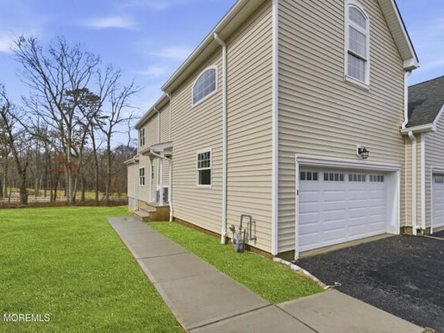Remington Ct, Farmingdale, Home For Sale
