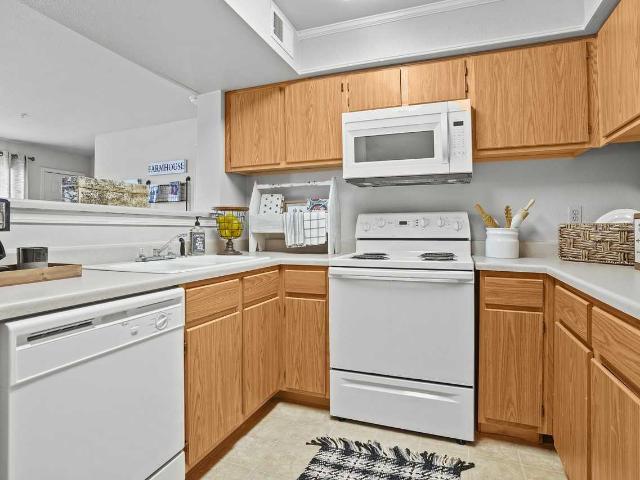 Remington Wichita 1 Bedroom Apartment for Rent at 7272 E 37th St N, Wichita, KS 67226