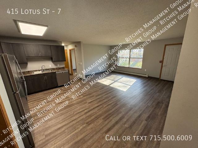 Remodeled 1 Bedroom – New Cabinets, Appliances & Open Layout