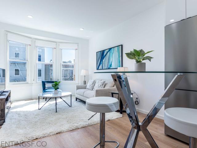 Remodeled 1 BR with Laundry in Unit!