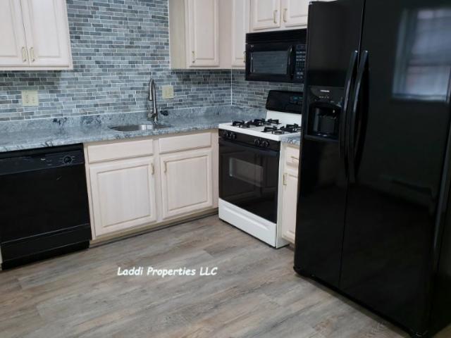 Remodeled Beautiful First_Floor Condo | Heat Inclu