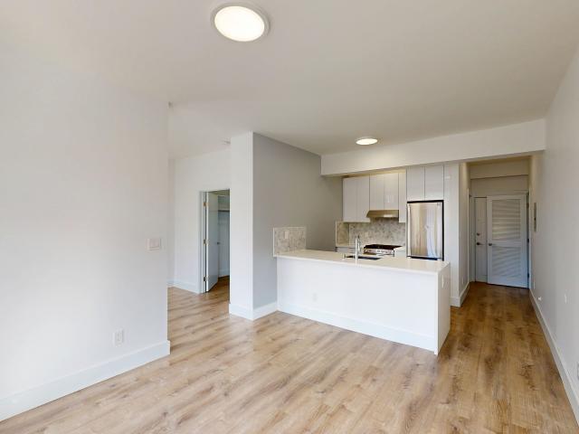 Remodeled Junior 1BR with Island Kitchen & In Unit Laundry in Lower Nob Hill