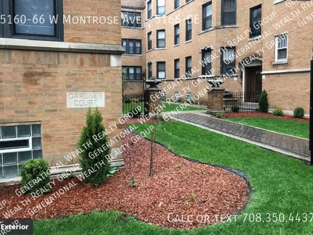Remodeled Studio Apartment with Modern Finishes – Cat Friendly & Move In Ready