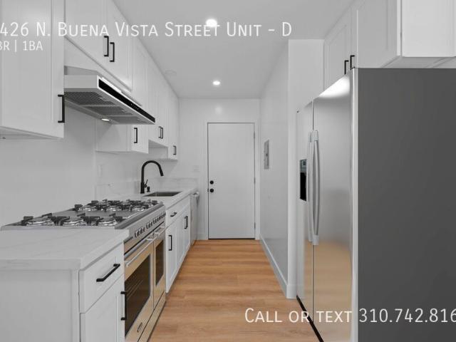Remodeled Studio in Prime Burbank Location | Pet Friendly + Gated Green Area