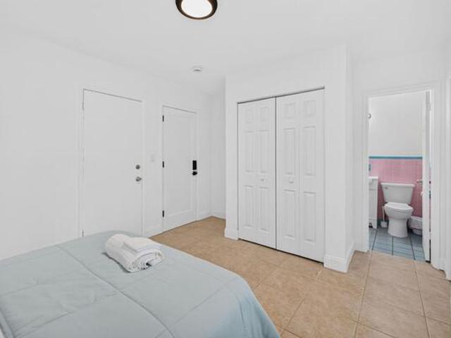 Remodeled Retreat Near Las Olas, Whole Foods & the Beach