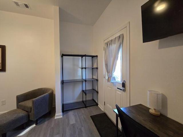 Remodeled Texas Ranch Style Home in Oak Cliff area | Bus Stop Walking Distance | Parking Available | Near Major Highways | Sunroom | Living Room | Spacious Kitchen | All kinds of rooms small to large, private entrance, studio with kitchenette