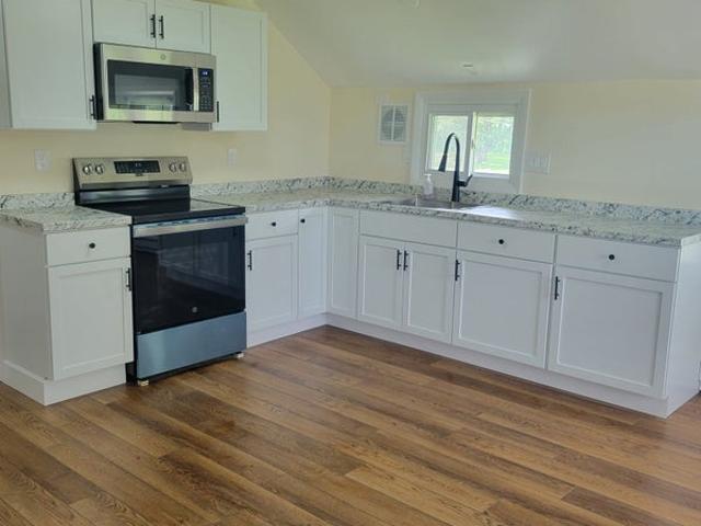 Remodeled upstairs 1 Bedrm Apt Chittenango NO PET