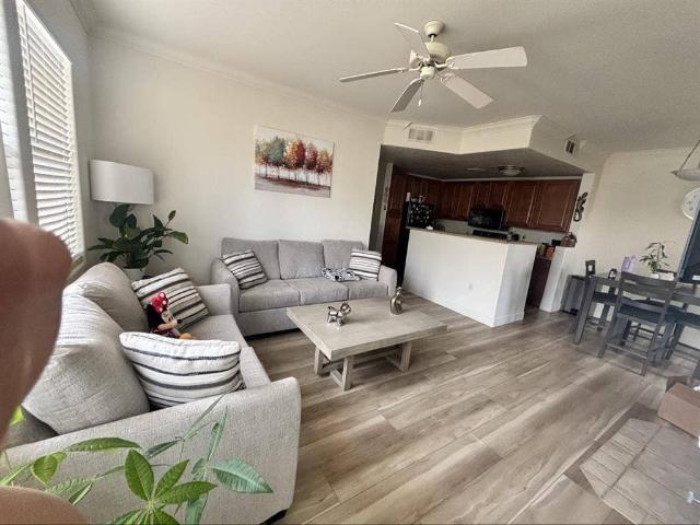 Rent a private bedroom and bathroom