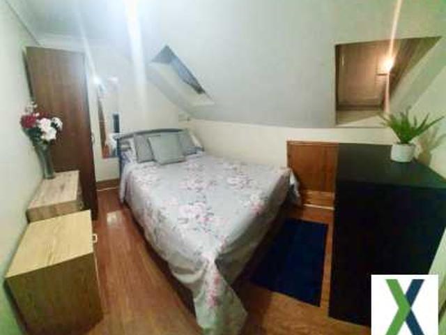 Rent Double Loft Room Grove Green Road, London E11 4AQ