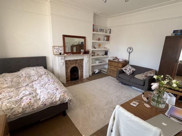 Rent includes, council tax,heating &hot water.