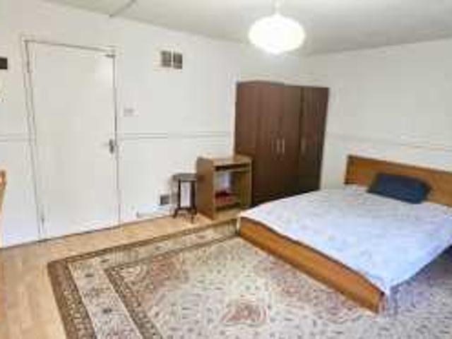 Rent Large Double Room Private Outdoor space