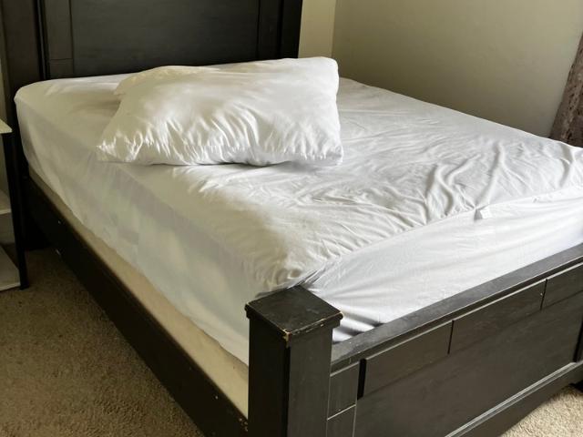 Rent Room in House Pool ext… Fun