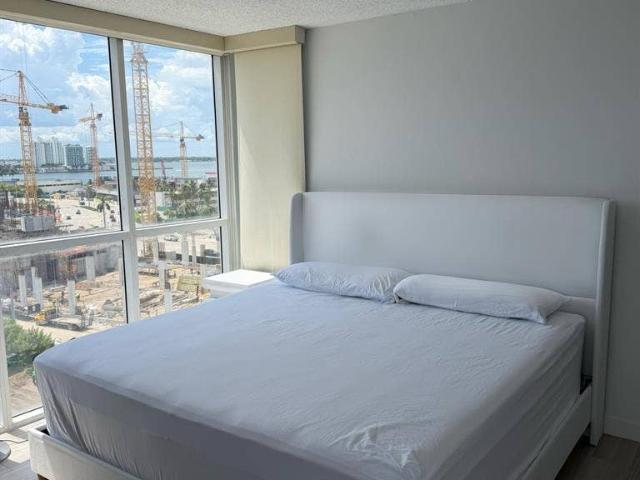 Rent Room with Private Bathroom