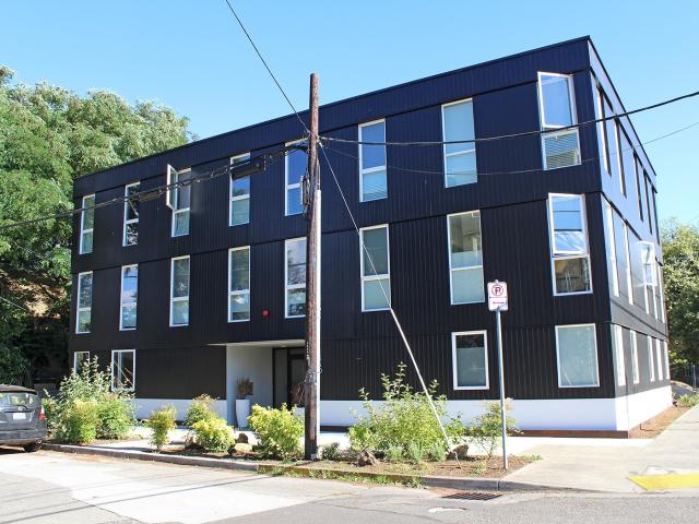 Rent Special!*Light and Bright New Construction Condo on Interstate MAX Line