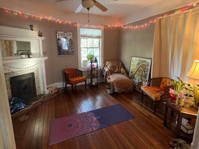 Rent: 700 + 50% utilities