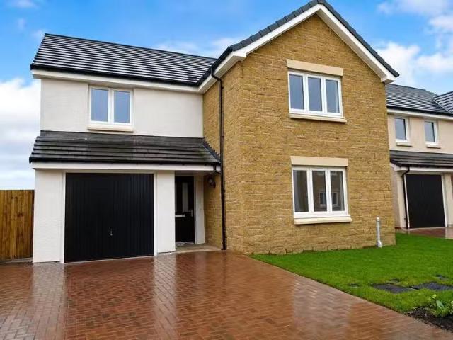 Rental! 3 BA 4 bedroom Detached House to rent, Corby Craig Ave.
