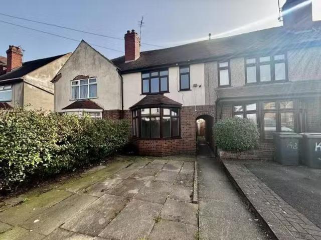 Just in! 3 BA 4 bedroom terraced house for rent in Croft Road.