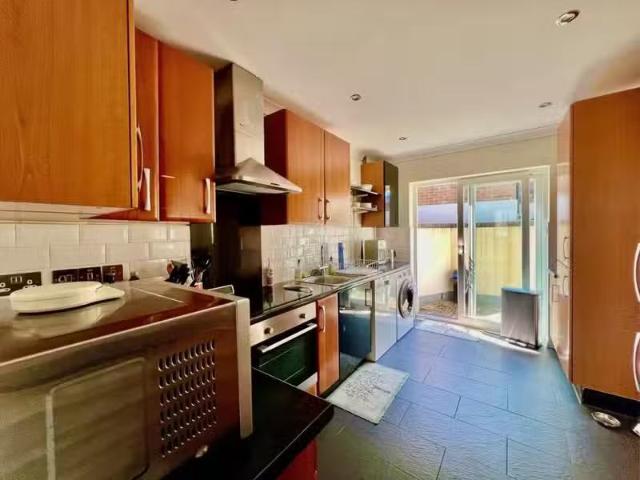 New 3 BA 5 bedroom house for rent in Goldstone Way, Hove BN3