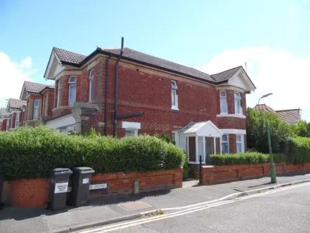 For Rent! 3 BA 5 bedroom house for rent in Student Five Double.