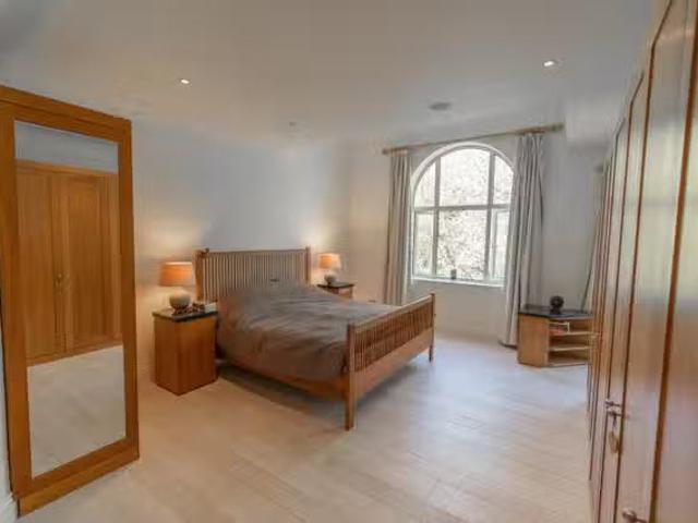 Unique 3 BA 3 bedroom penthouse for rent in Hazelmere House, M.