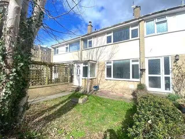 For Rent! 3 bed house to rent in Ringswell Gardens, BA1, Bath