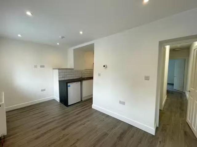 New 3 bedroom maisonette for rent in Armoury Square, Easton, BS5