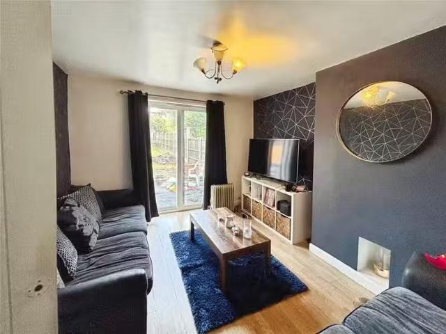 Rental! 3 bedroom Mid Terrace House to rent, Third Avenue, Wol.