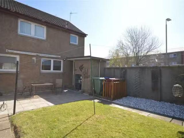 Cozy 3 bedroom End Terrace House to rent, Carbrook Place, Gran.