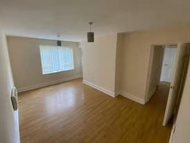 Nice 3 bedroom flat for rent in Bristol Road South, Birmingham.