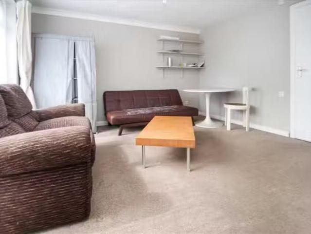 Charming 3 bedroom semi detached house for rent in Luther Road.