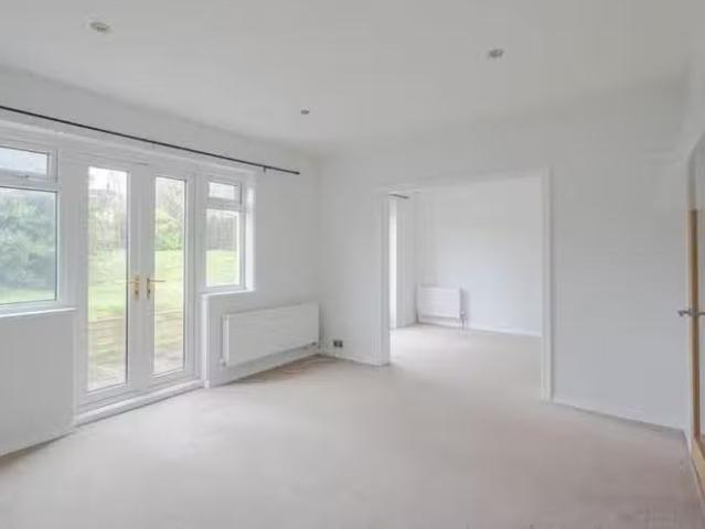 For Rent! 3 bedroom semi detached house for rent in Seafield R.