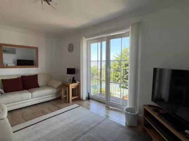 Charming 3 bedroom terraced house for rent in West Hill Area.