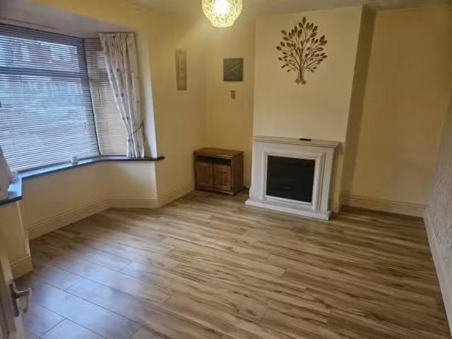 Charming 3 BR Bleakhouse Road, OLDBURY