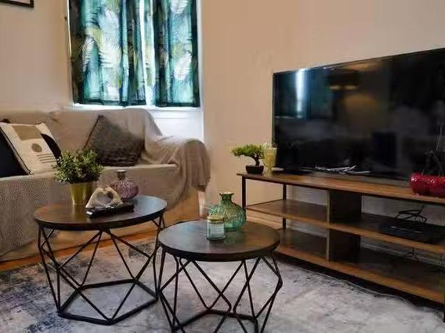 For Rent! 3 BR Caroline Street