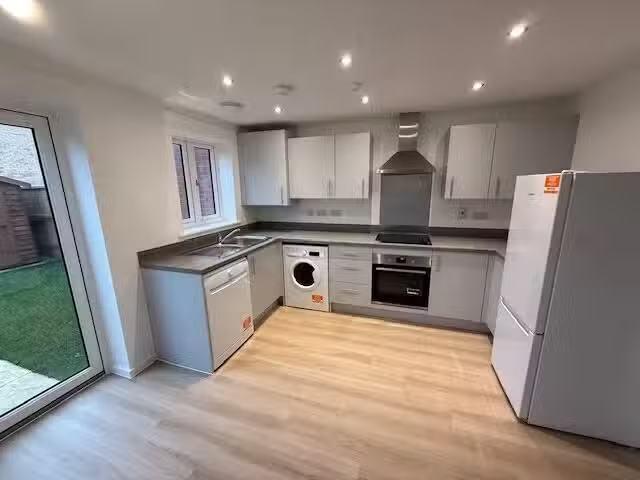 Cozy 3 BR Chamberhouse Crescent, Hampton Green, Peterborough