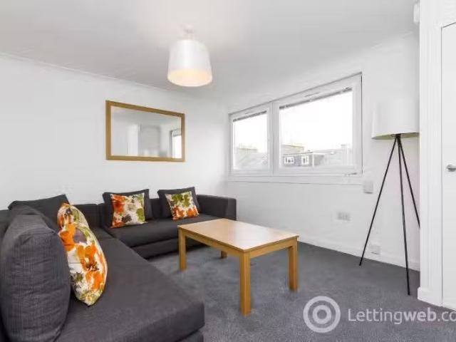 Unique 3 BR Property to rent in Morgan Street, Baxter Park, Du.