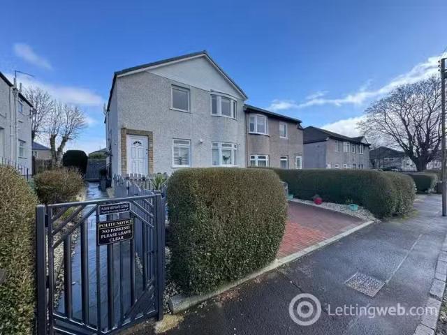 Cozy 3 BR Property to rent in Ashcroft Drive, Croftfoot
