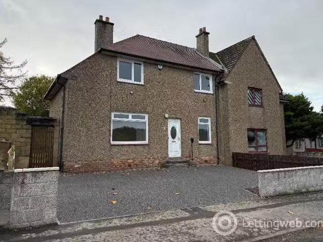 Charming 3 BR Property to rent in Beauly Avenue, Kirkton of St.