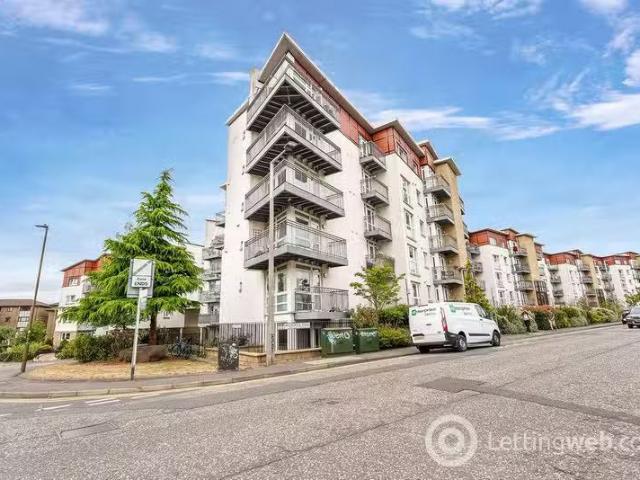 Nice 3 BR Property to rent in Brunswick Road, Leith Walk, Edin.