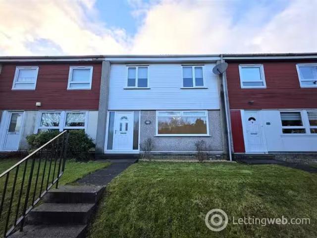 Charming 3 BR Property to rent in Larch Drive, Greenhills, Eas.