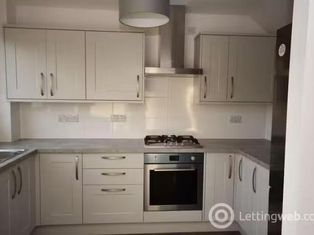 New 3 BR Property to rent in The Moorings, Harbour Street, Nai.
